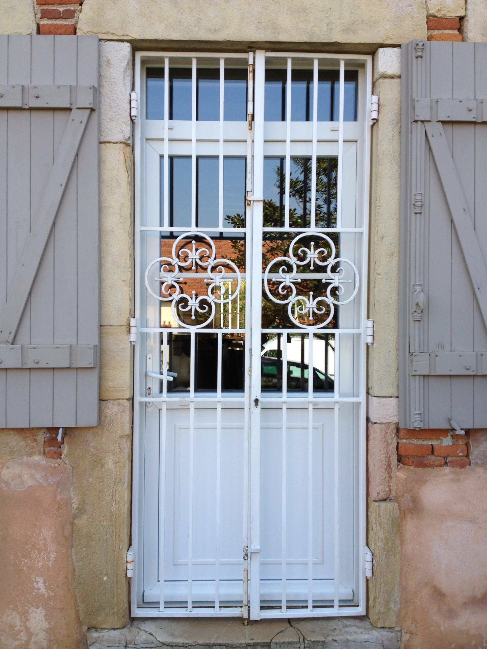 Grille de protection pour porte : sécurité et esthétique - SB 21